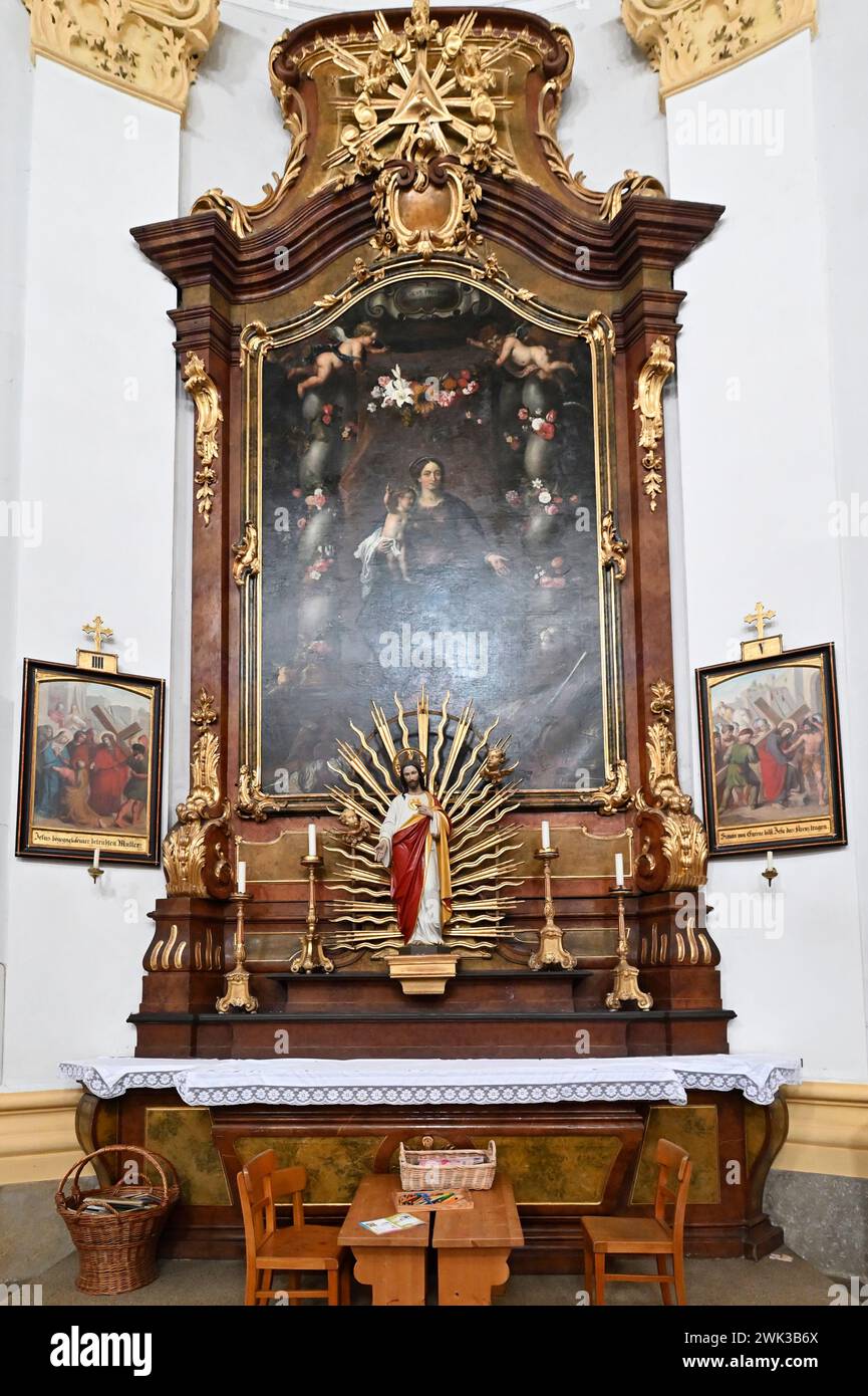 Side altar hi-res stock photography and images - Alamy