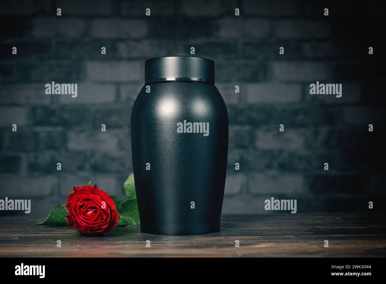 Funeral arrangement tribute hi-res stock photography and images - Alamy