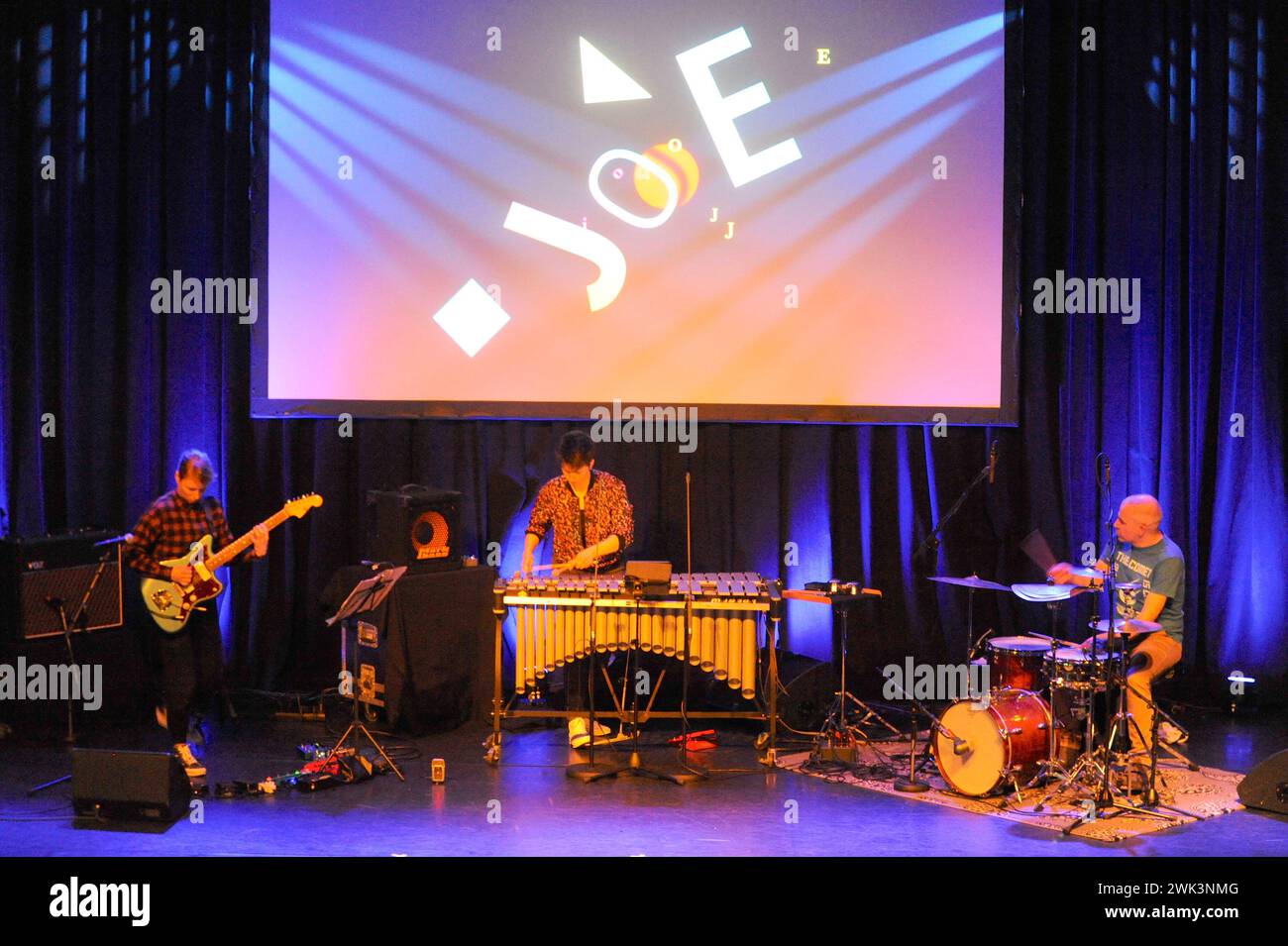 Das trio hi-res stock photography and images - Alamy