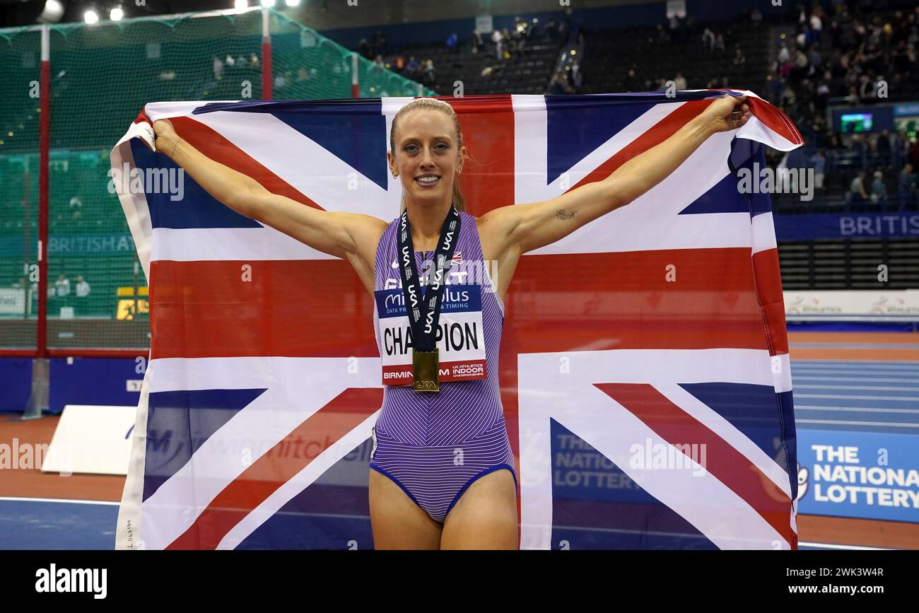 Jemma Reekie celebrates with her medal after winning the Women's 800m ...