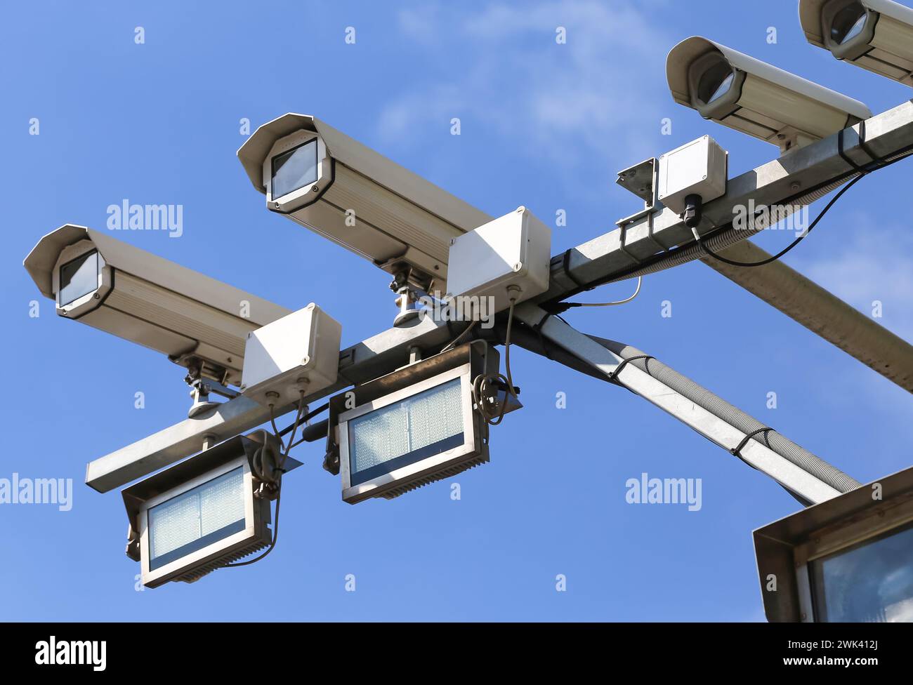 modern high resolution camera system to see car license plates and ... modern high resolution camera system to see car license plates and ...