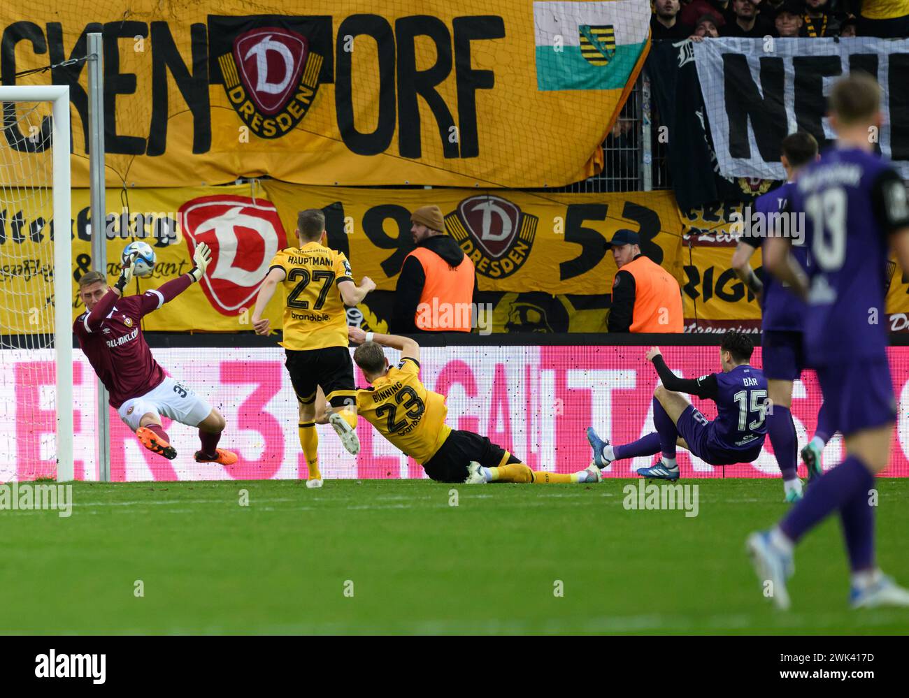 18 February 2024, Saxony, Aue: Soccer: 3rd division, FC Erzgebirge Aue ...
