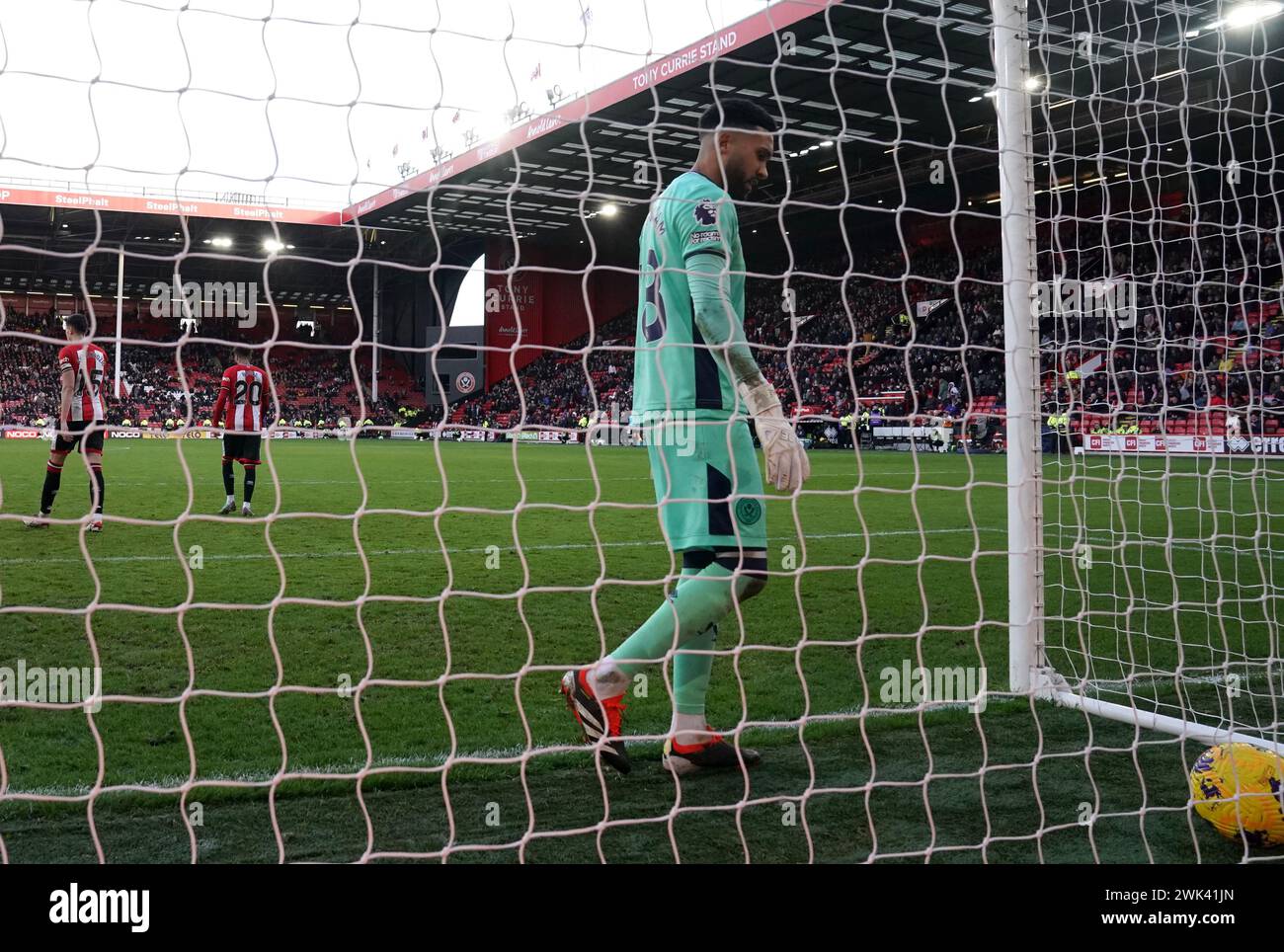 Sheffield United goalkeeper Wes Foderingham reacts after Jack Robinson ...
