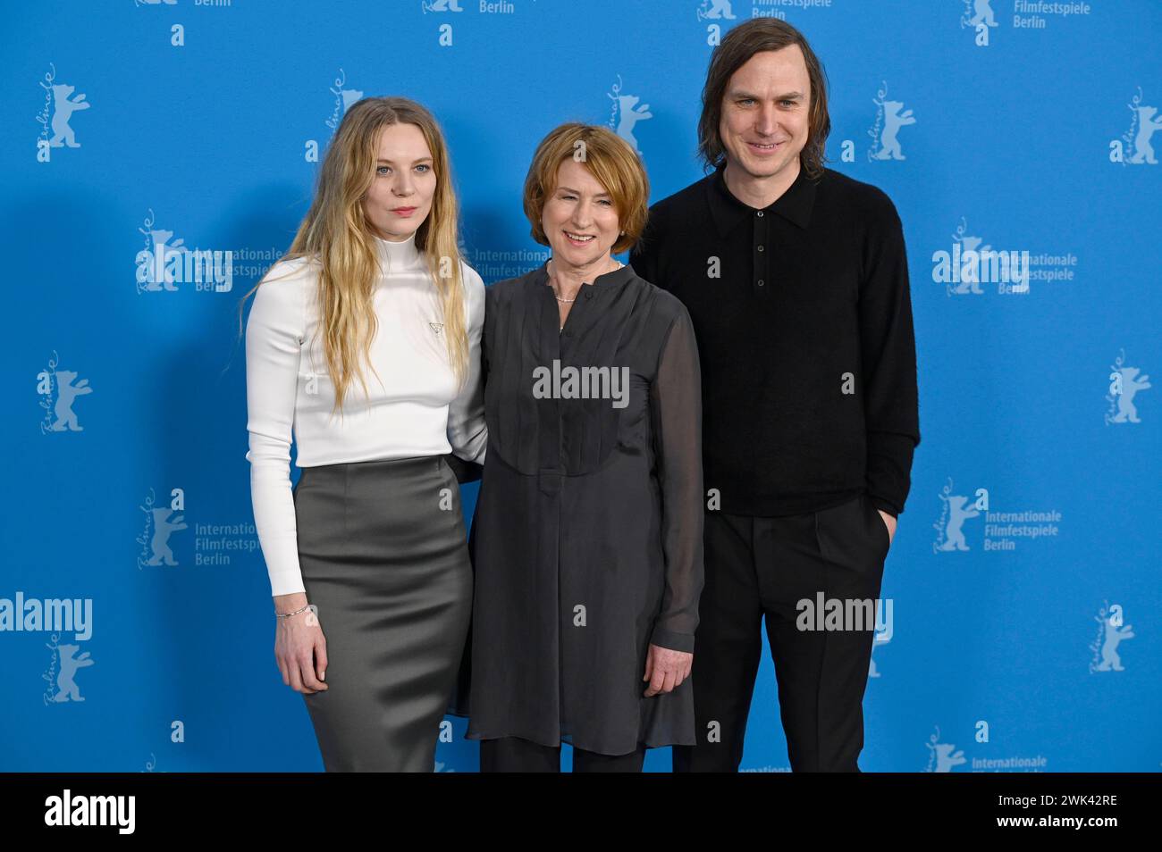 Lilith Stangenberg, Corinna Harfouch und Lars Eidinger beim Photocall ...