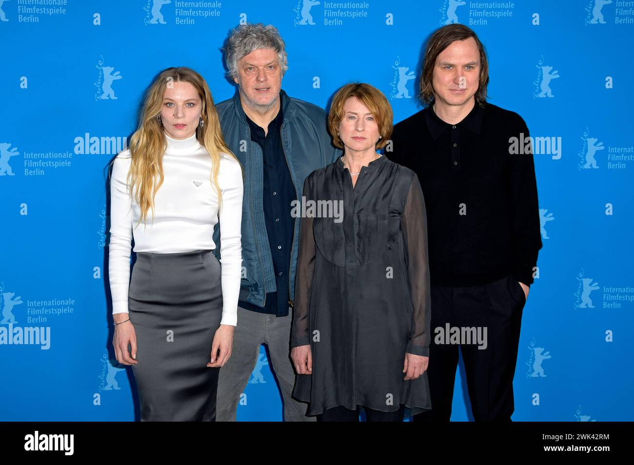 Lilith Stangenberg, Matthias Glasner, Corinna Harfouch und Lars ...