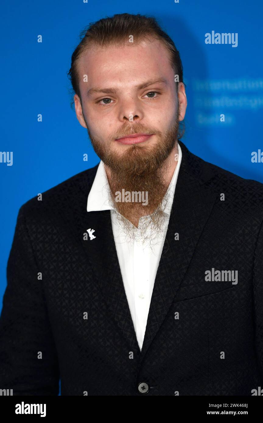 Julien Manier beim Photocall zum Kinofilm L Empire / The Empire auf der ...