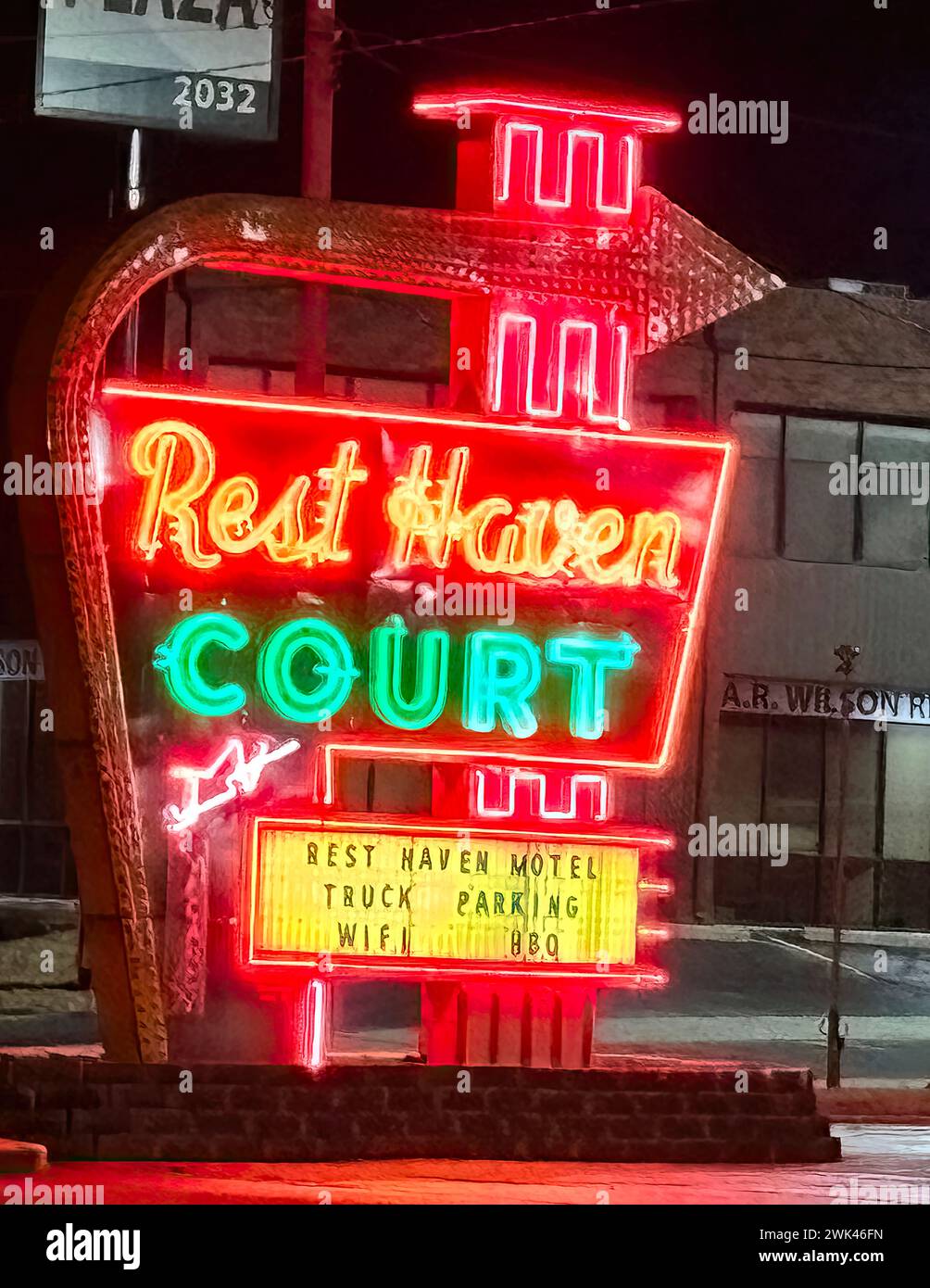 Rest Haven Court neon sign on Old Route 66, Springfield, Missouri Stock ...