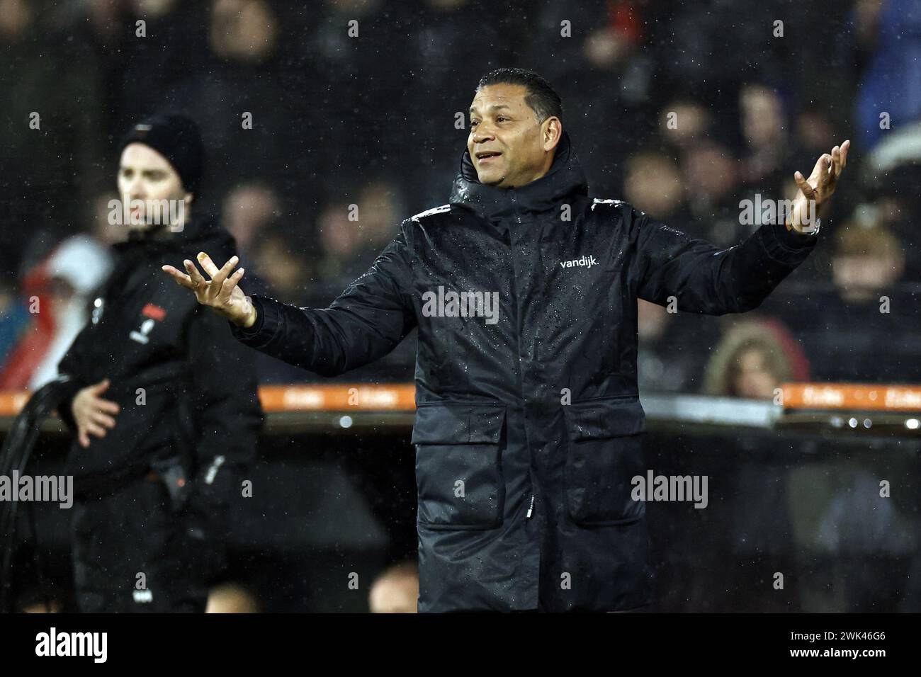 ROTTERDAM - RKC Waalwijk coach Henk Fraser reacts during the Dutch ...