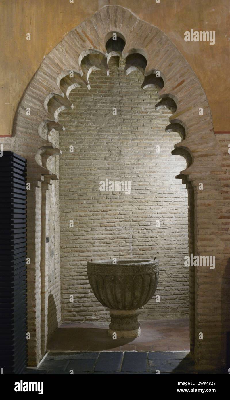 15th century font hi-res stock photography and images - Alamy