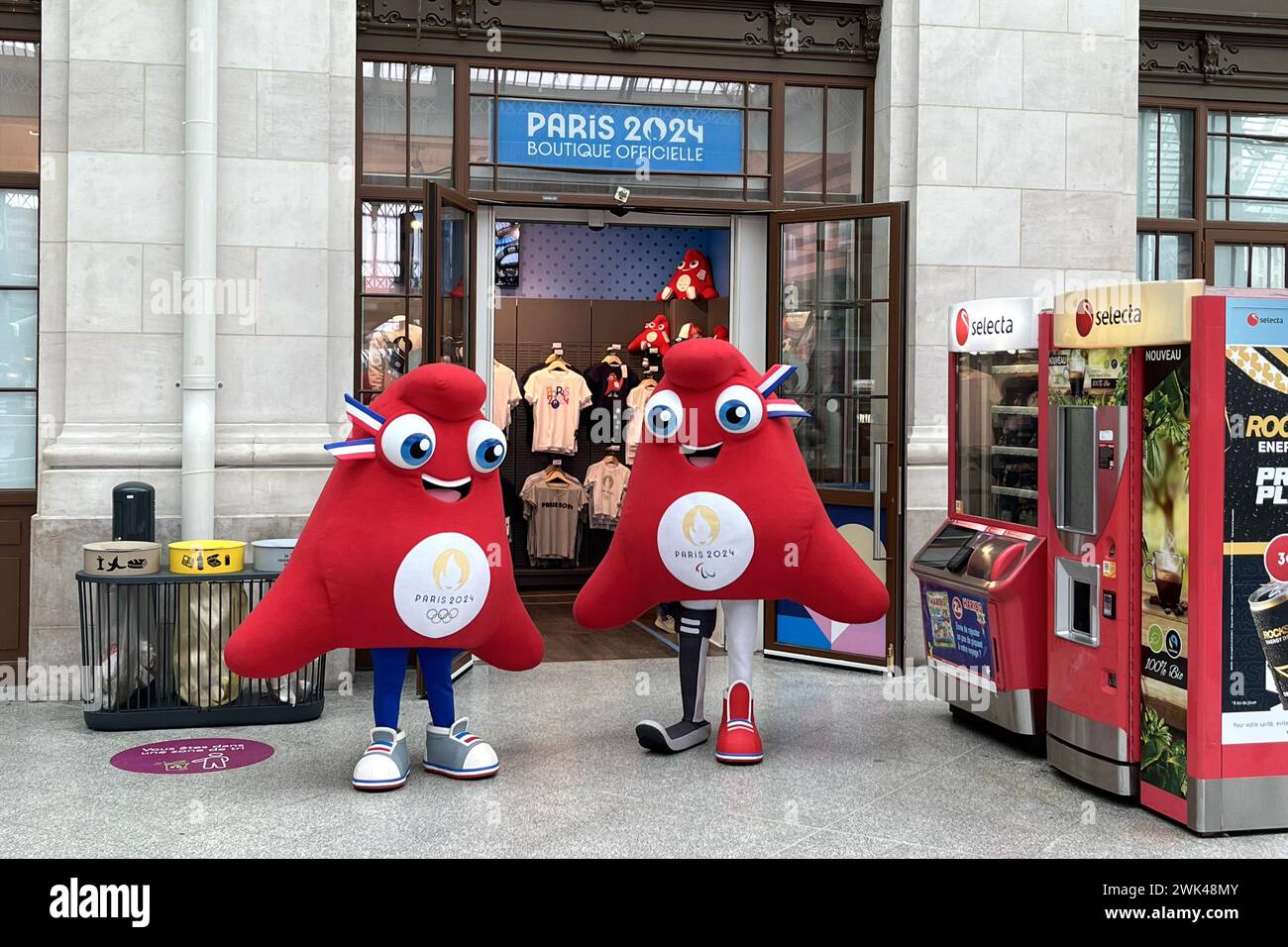 Mascotte de paris 2024 hi-res stock photography and images - Alamy