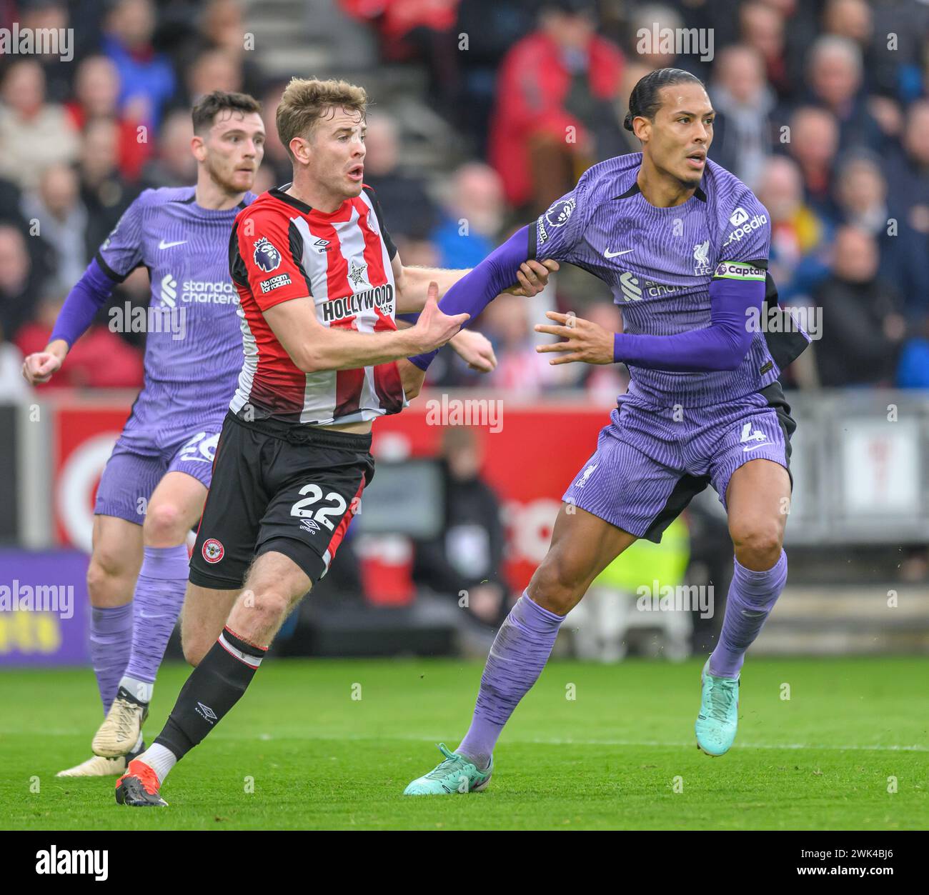 Nathan collins brentford hi-res stock photography and images - Alamy