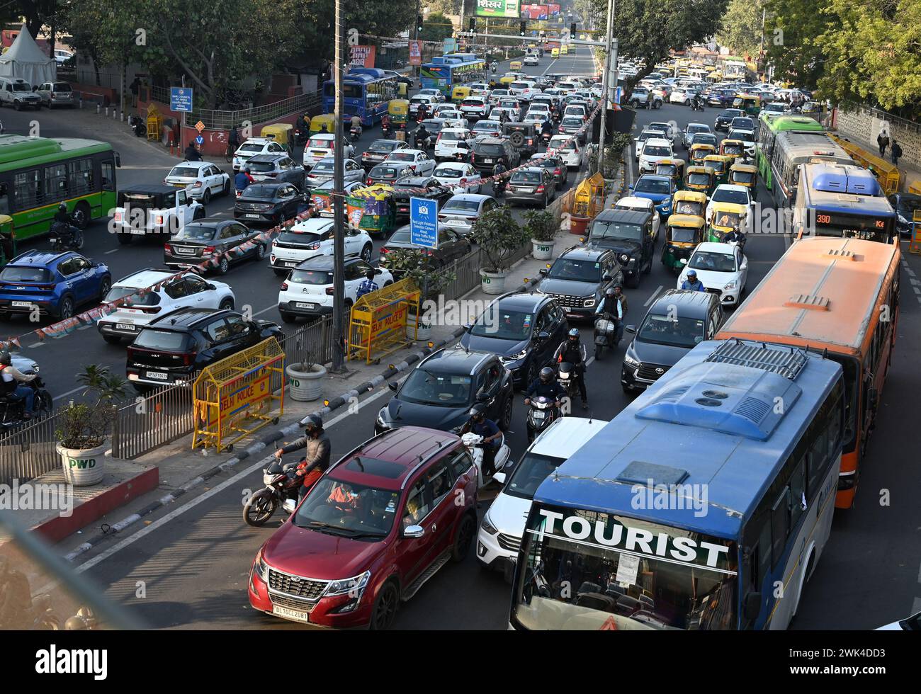 NEW DELHI, INDIA -FEBRUARY 18: Traffic congestion at ITO due to Delhi ...