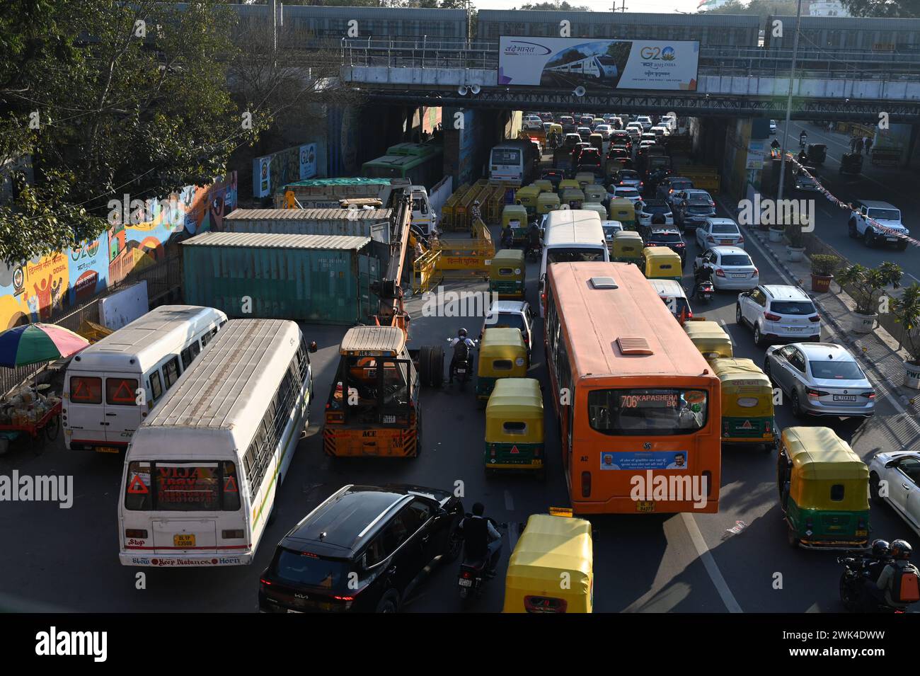 NEW DELHI, INDIA -FEBRUARY 18: Traffic congestion at ITO due to Delhi ...