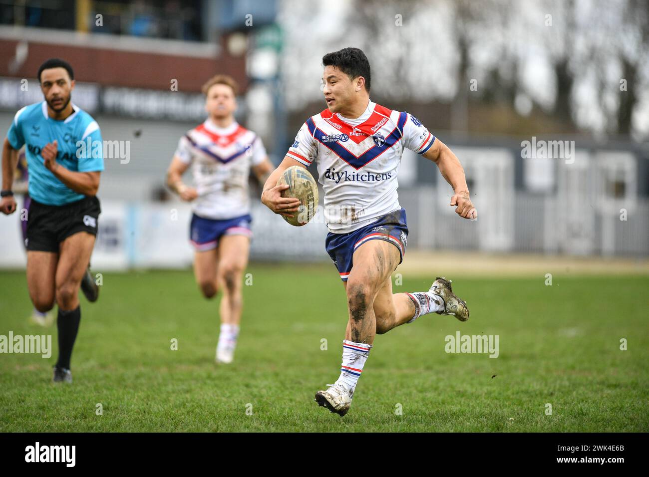 Featherstone, UK. 18th Feb, 2024. Wakefield Trinity's Mason Lino skips ...