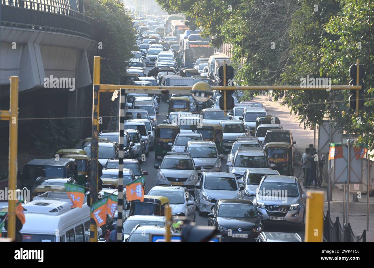 NEW DELHI, INDIA -FEBRUARY 18: Traffic congestion at Sikander road due ...