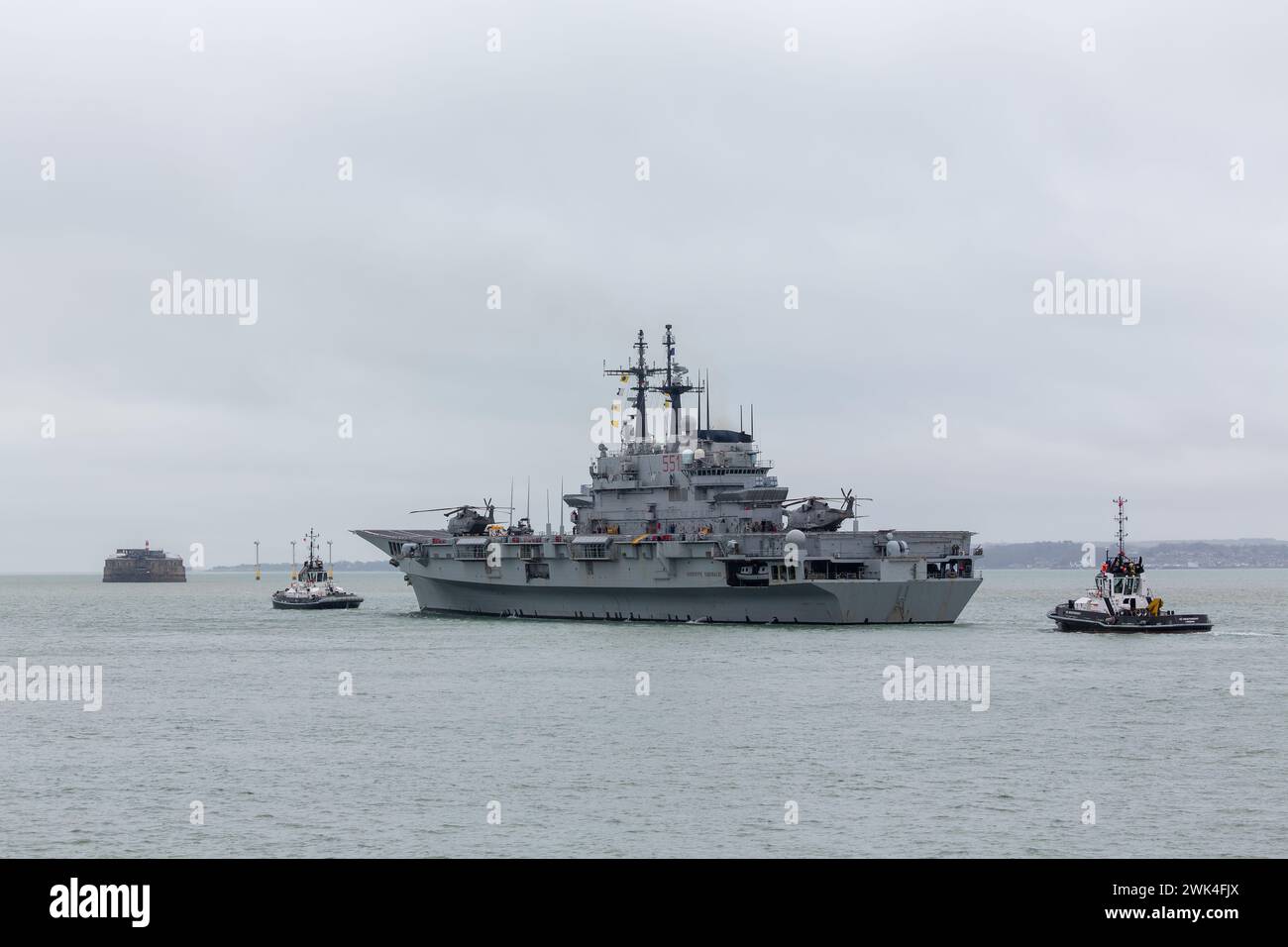 Italian aircraft carrier Giuseppe Garibaldi C 551 leaving Portsmouth ...