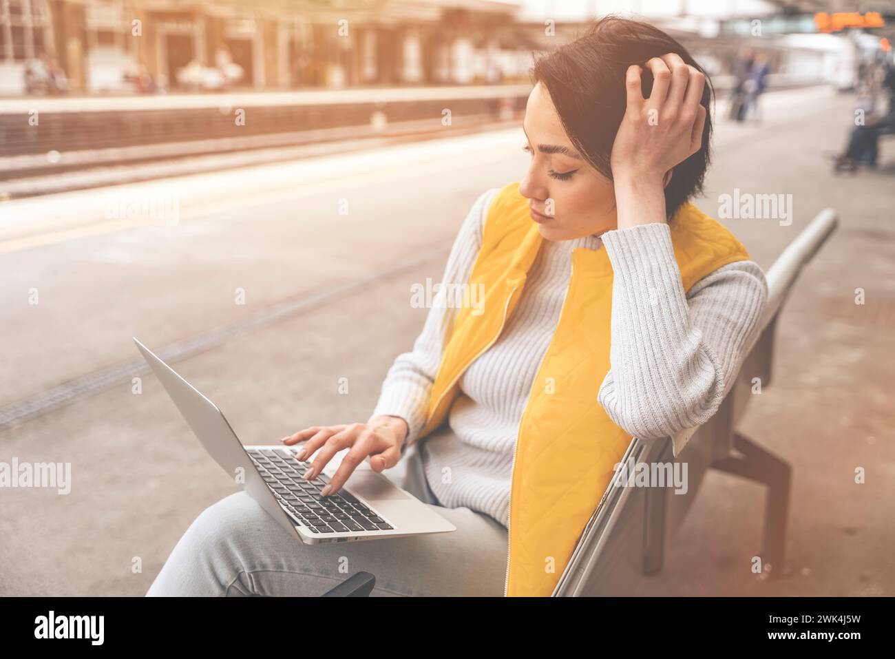 Mobile computer work station hi-res stock photography and images - Alamy