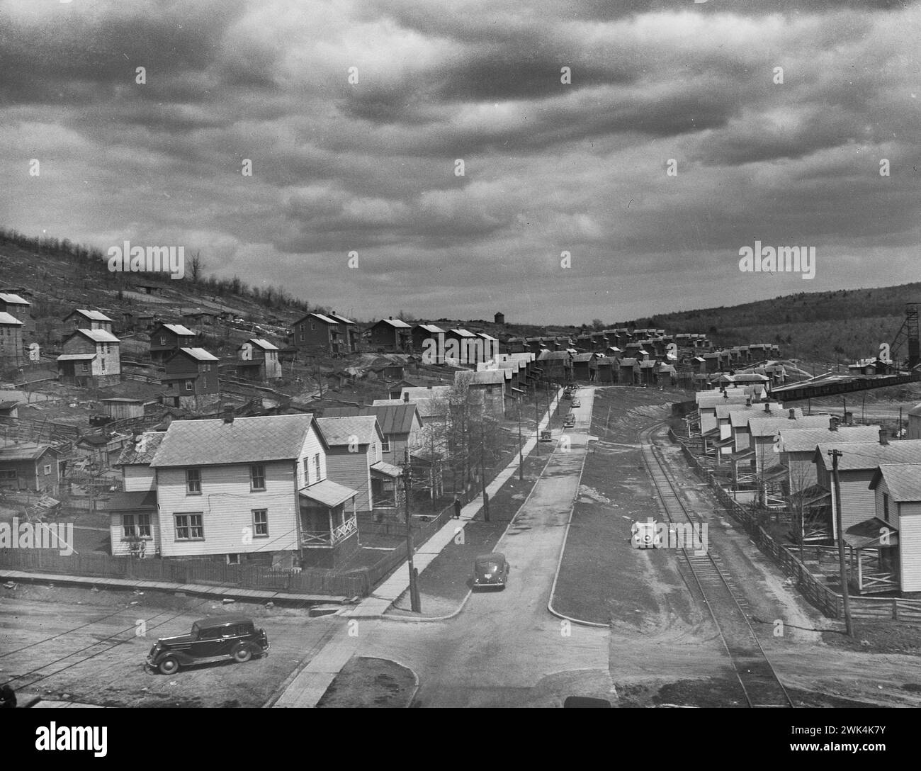 1930s houses hi-res stock photography and images - Alamy