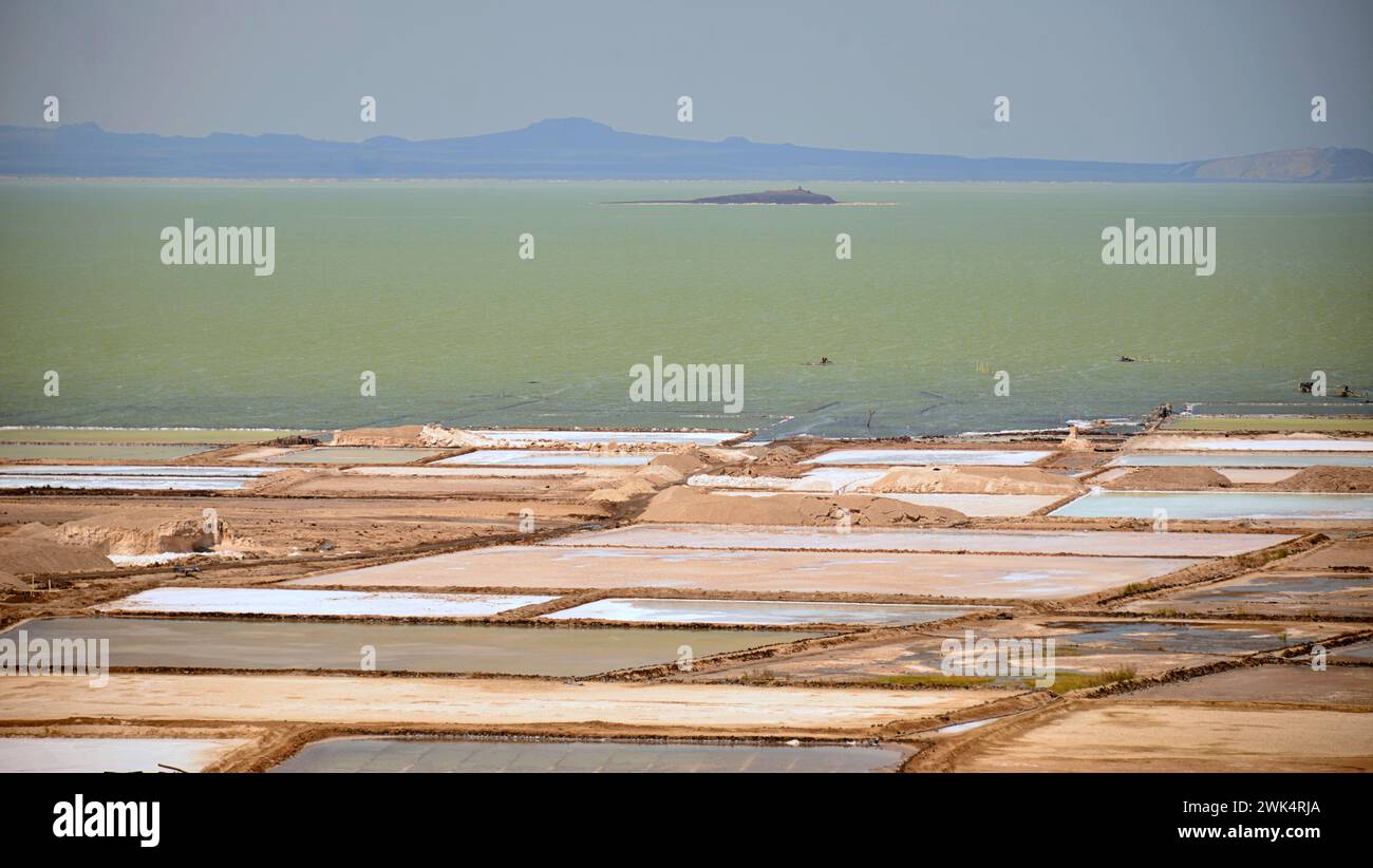 Dallol salt flats hi-res stock photography and images - Alamy