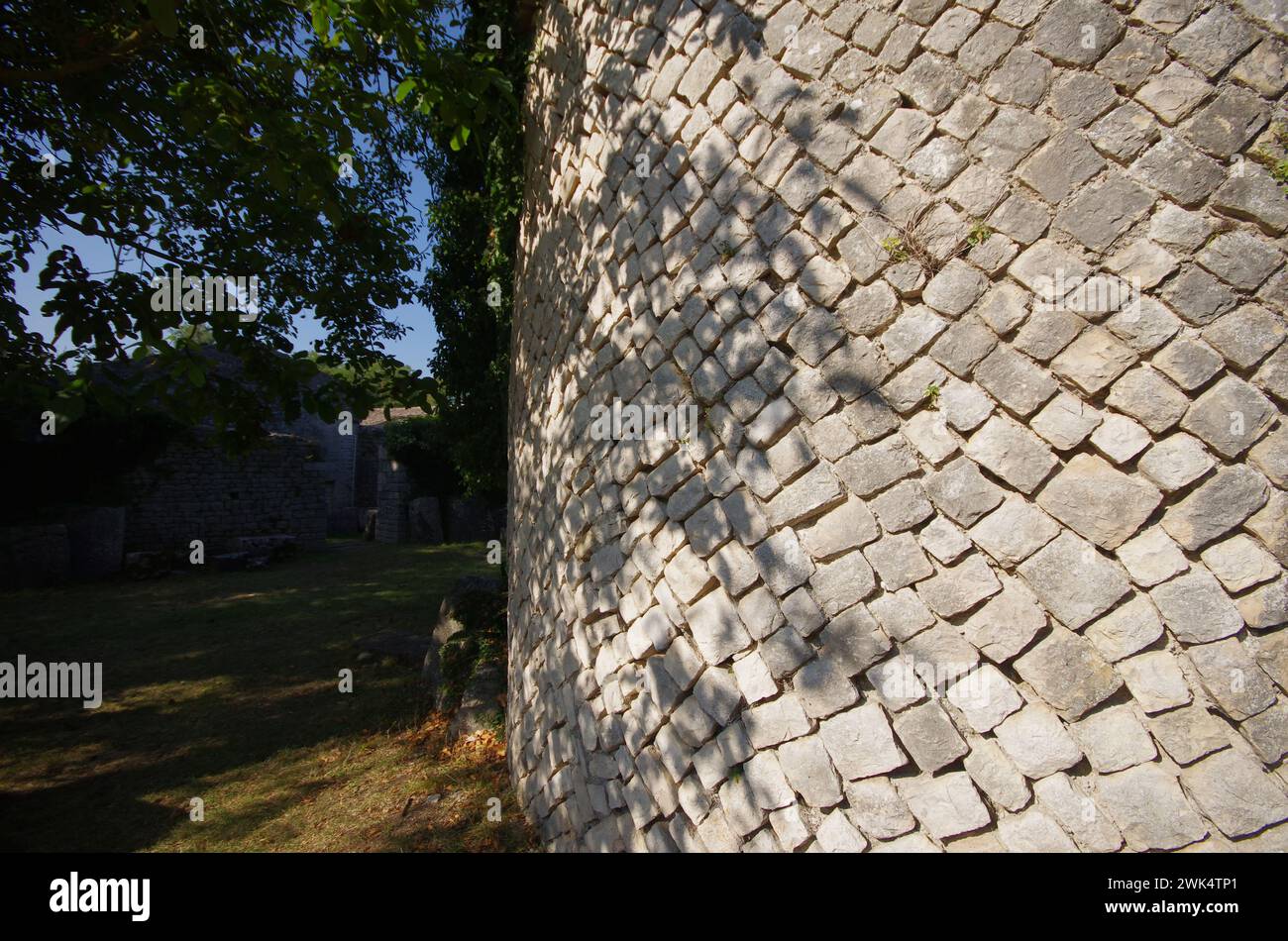 Roman archaeological site of Altilia Sepino, Molise, - Opus Reticulatum ...