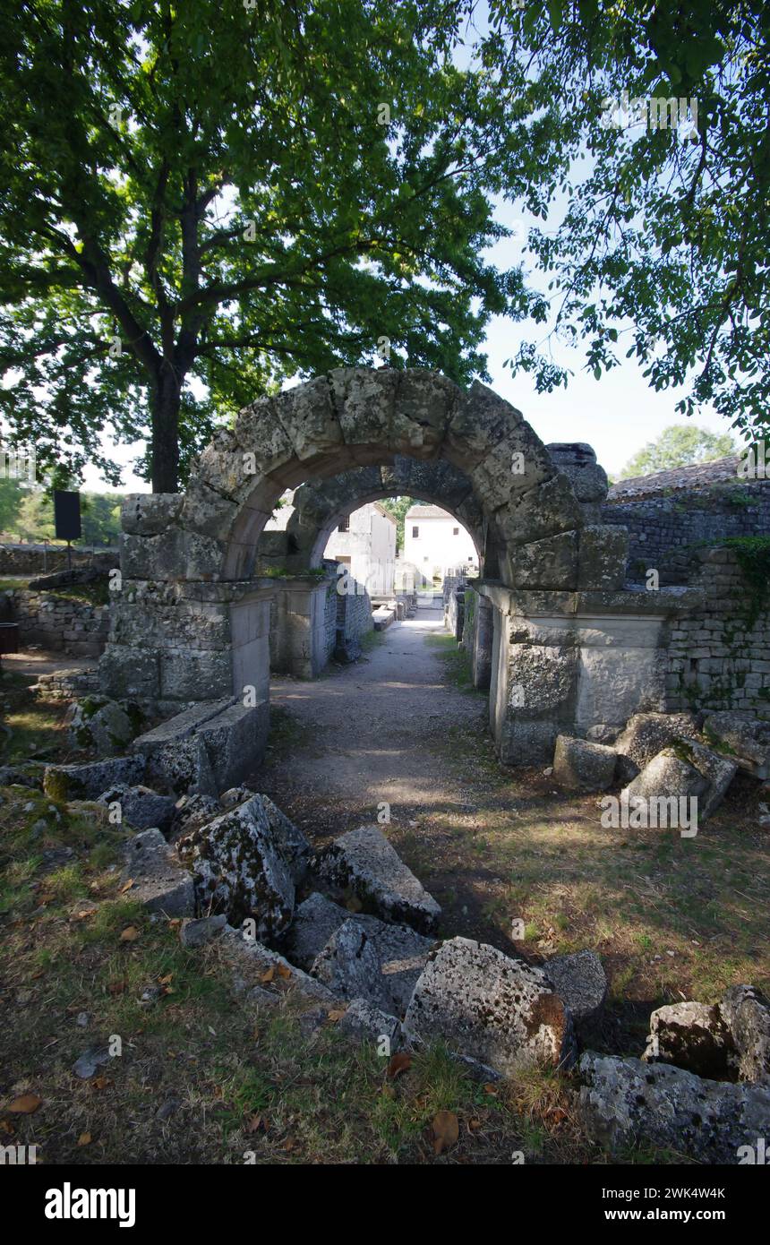 Sepino - Molise - Italy - Archaeological site of Altilia: Access door ...