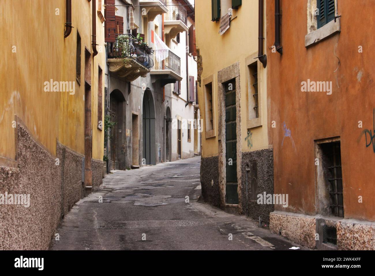 Verona old town, veneto region, italy hi-res stock photography and ...