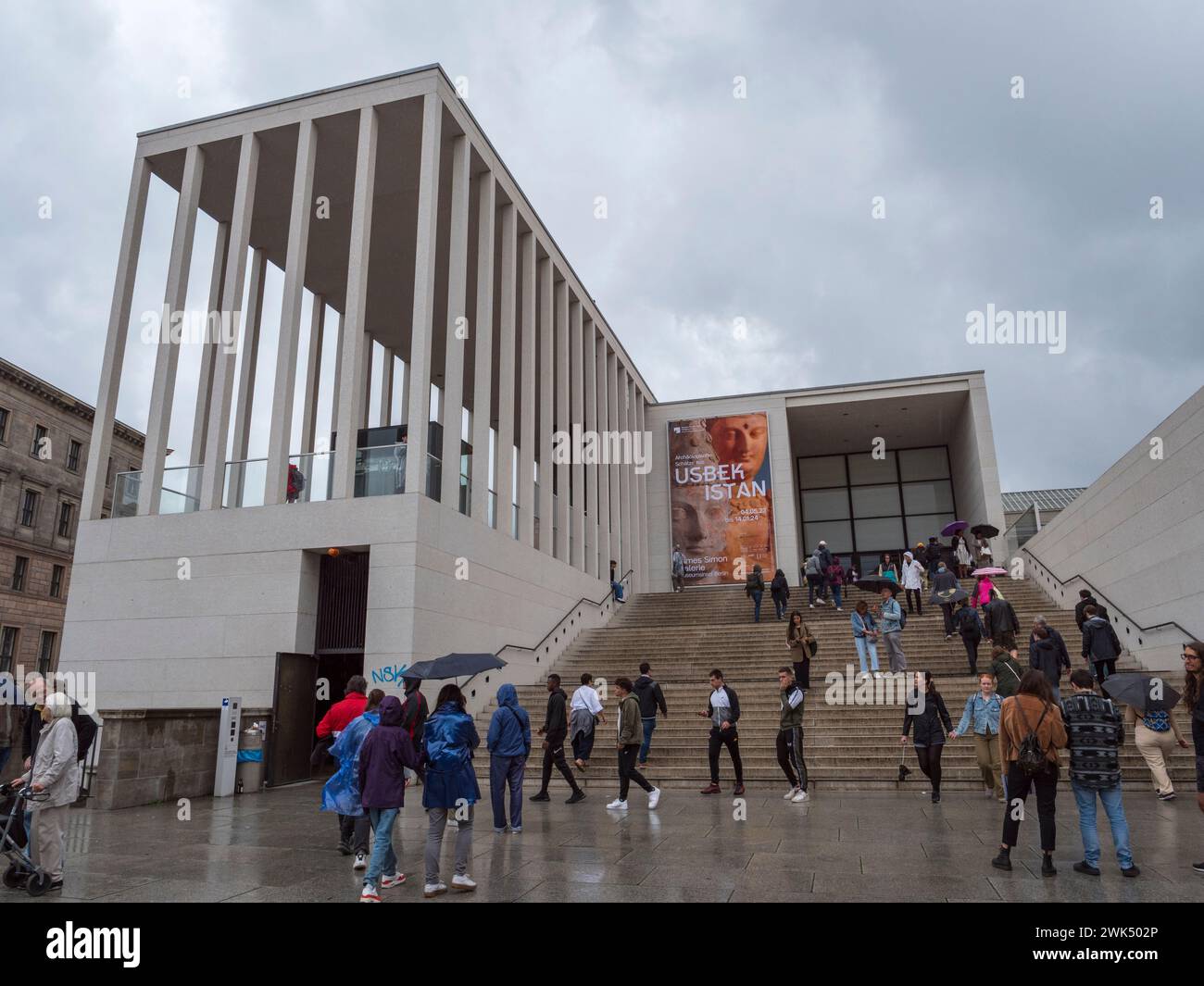 The steps leading to the Pergamon Museum (James Simon Gallery/James ...