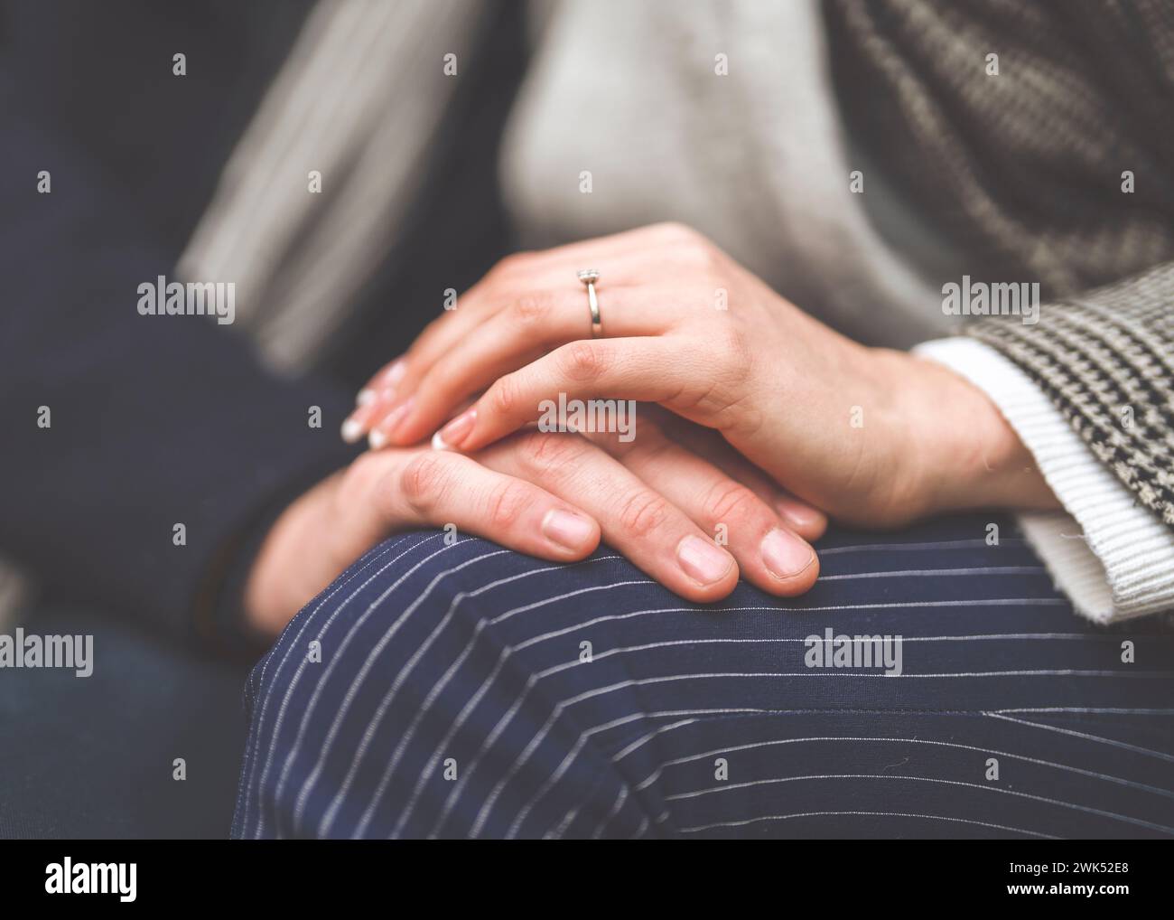 Hand in hand man woman close up hi-res stock photography and images - Alamy