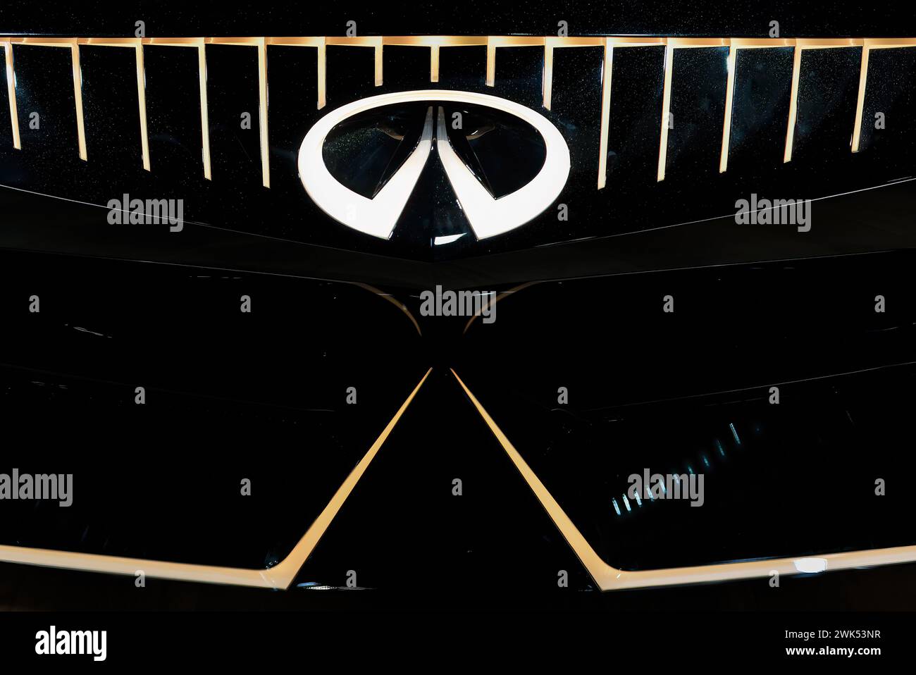 Infinity symbol with light hi-res stock photography and images - Alamy