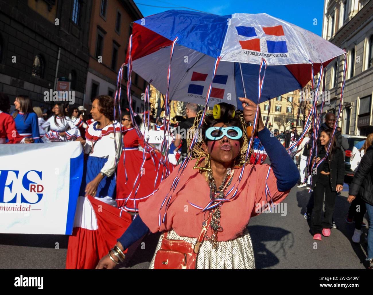 Carnivalesque costumes hi-res stock photography and images - Alamy