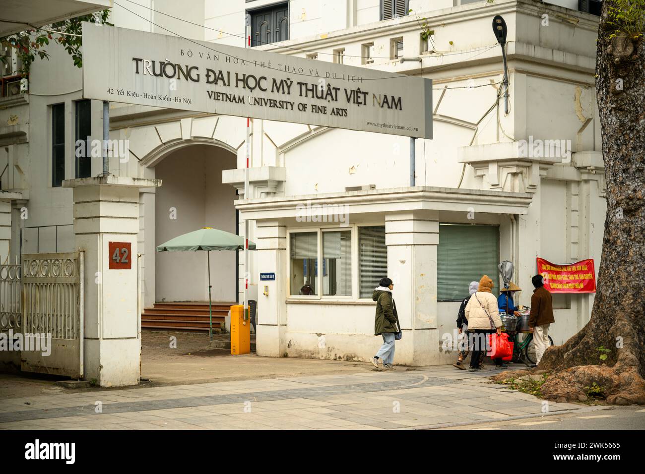 Entrance to the Vietnam University of Fine Arts, Hanoi, Vietnam Stock ...