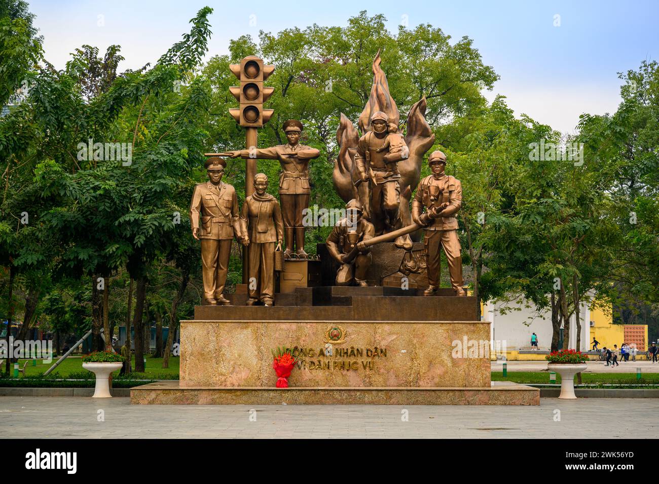 The golden Police and Fire Officer Statue in Thong Nhat Park, Hanoi ...