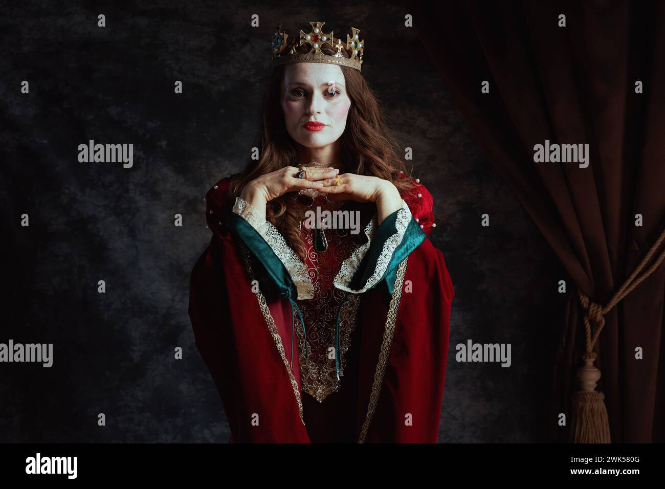 Old woman actress in medieval hi-res stock photography and images - Alamy