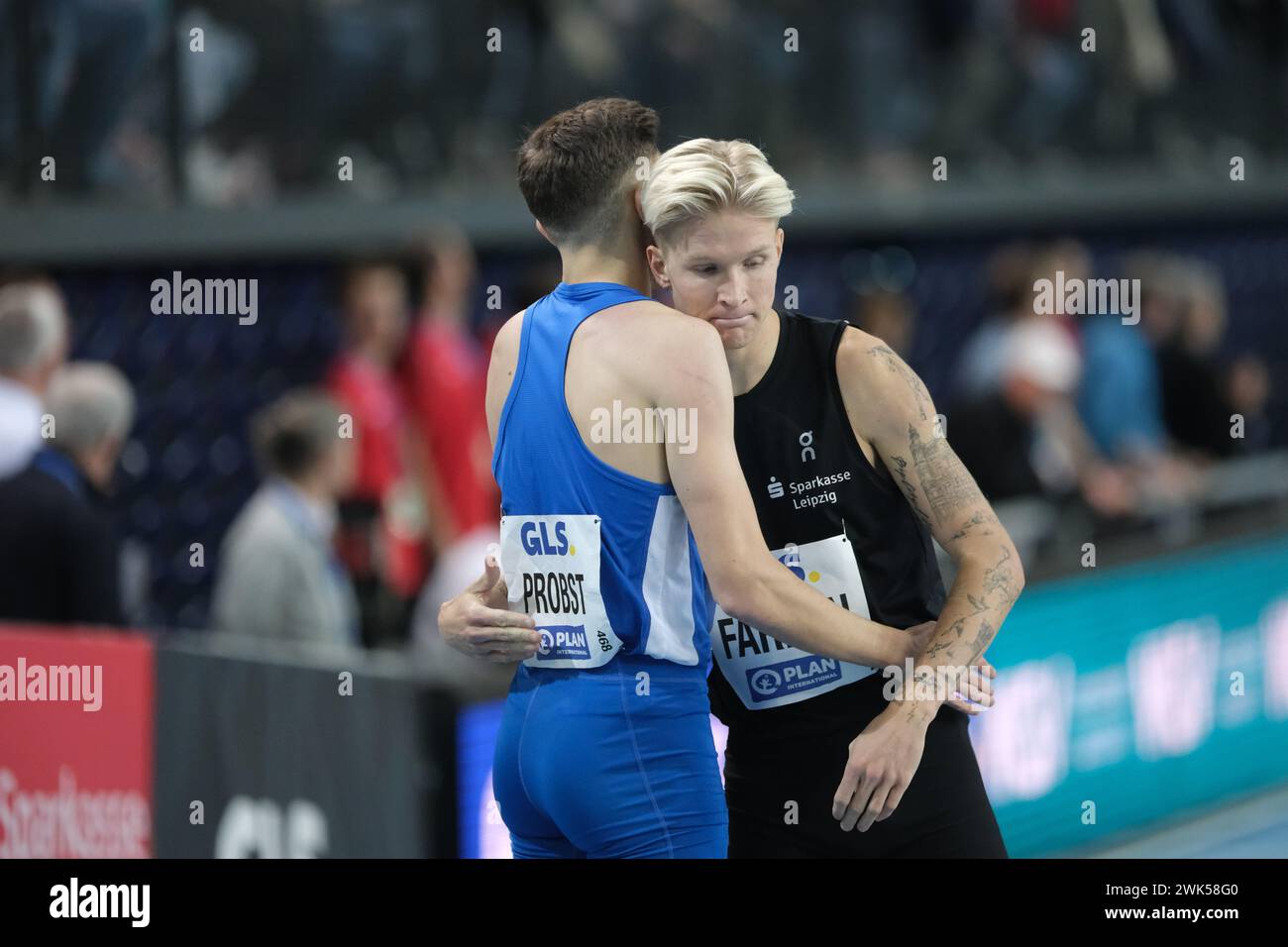 1500 men hi-res stock photography and images - Alamy