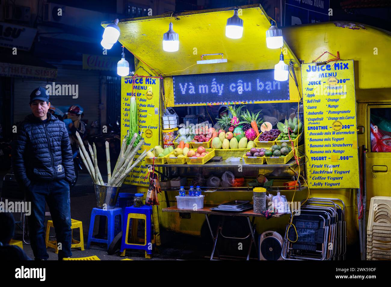 Fruit juice seller hi-res stock photography and images - Alamy
