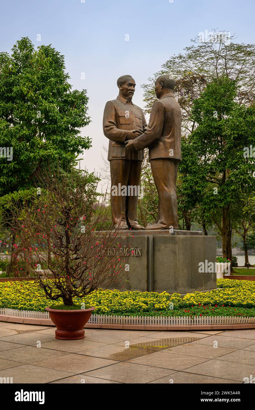 The Bac Ho Bac Ton statue in Thong Nhat Park, Hanoi, Vietnam Stock ...