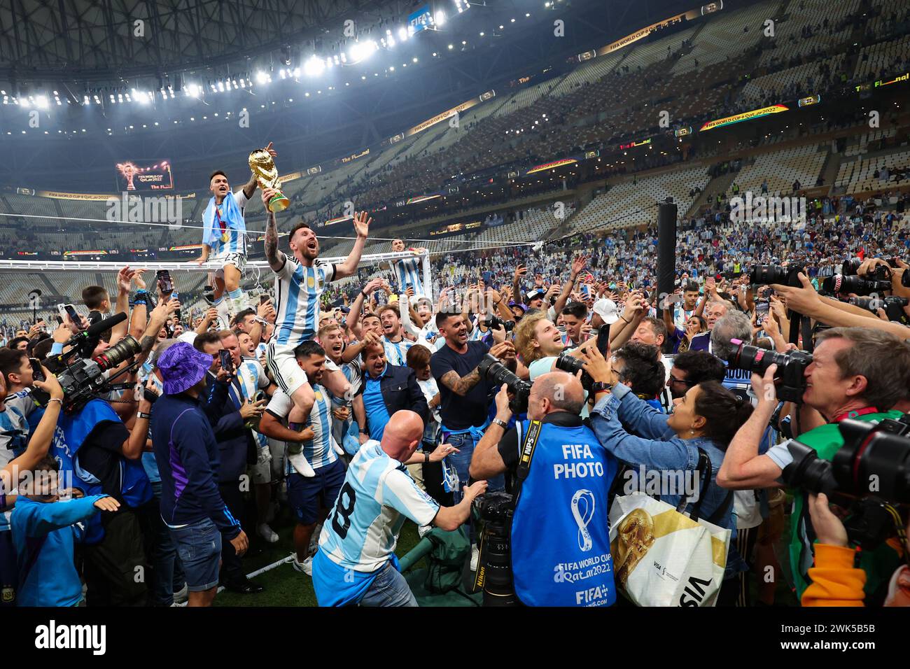Lionel messi world cup trophy hi-res stock photography and images - Alamy