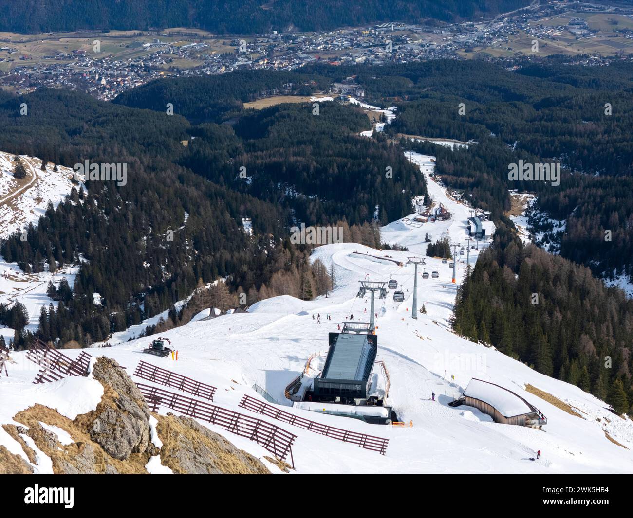 Hoch-Imst, Österreich. 18 Februar 2024. Bergstation Alpjoch des ...