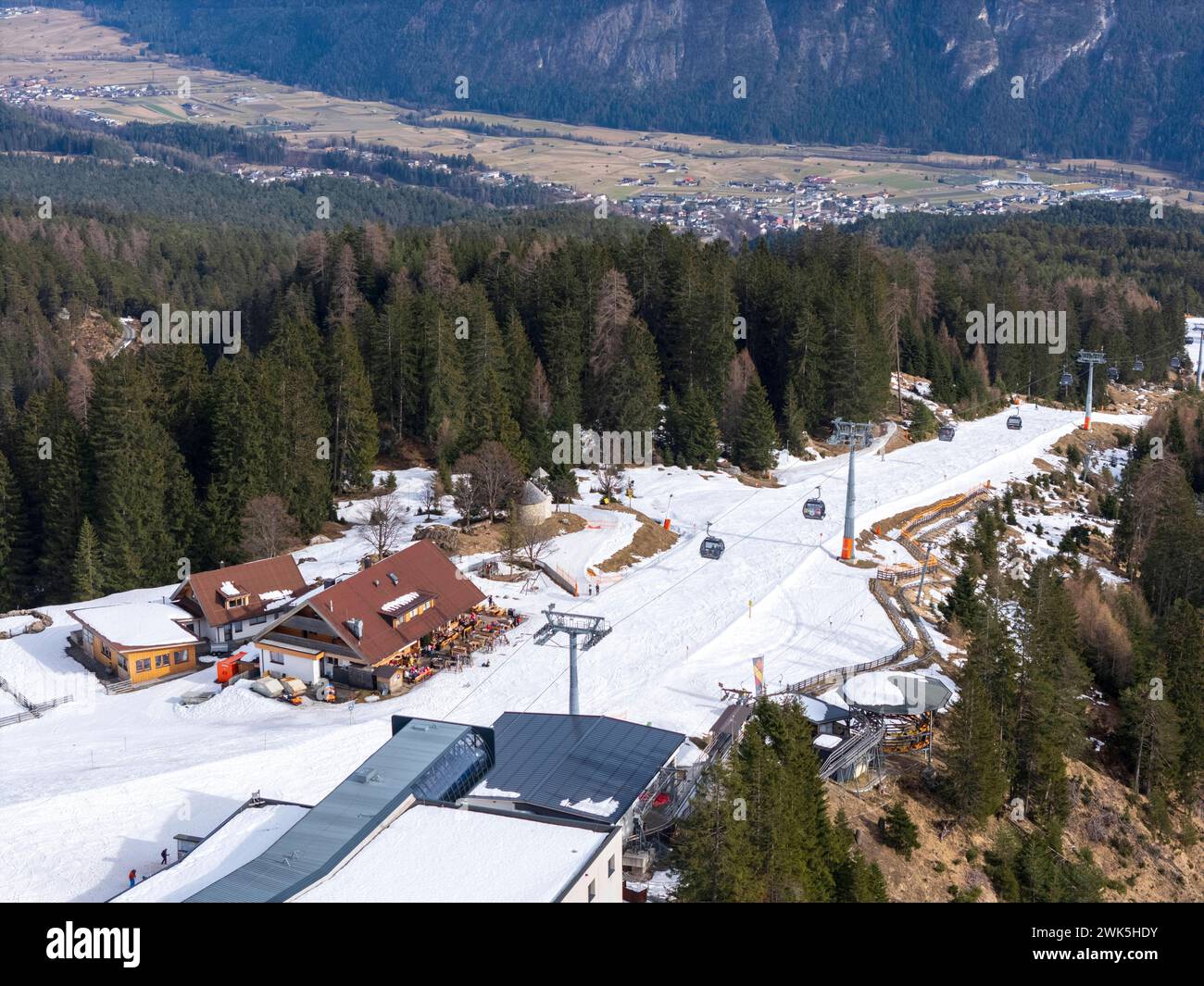 Hoch-Imst, Österreich. 18 Februar 2024. Mittelstation des Skigebietes ...