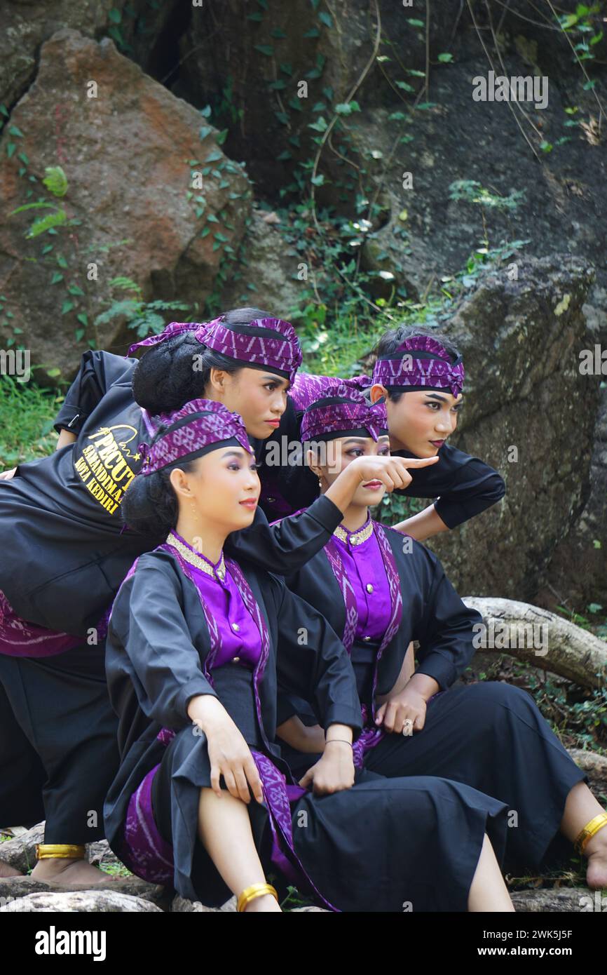 The performer pecut samandiman with batik cloth. The art of the ...