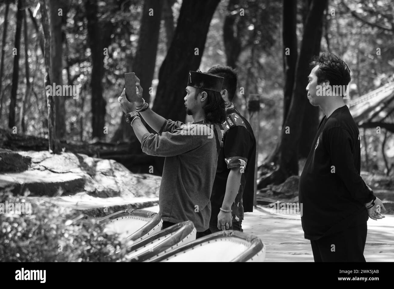 The performer pecut samandiman with batik cloth. The art of the ...