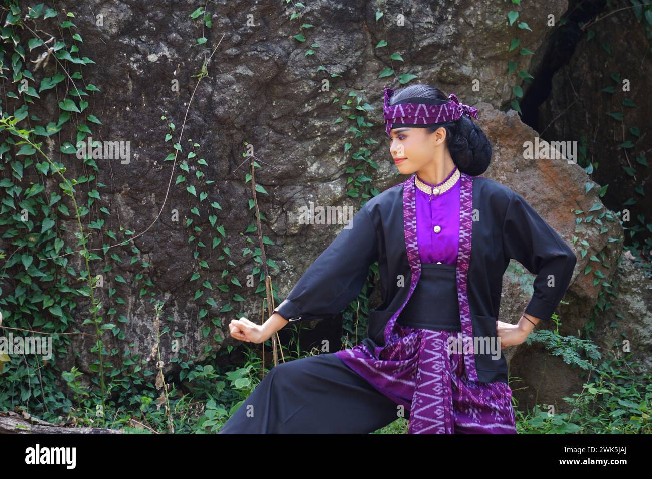 The performer pecut samandiman with batik cloth. The art of the ...