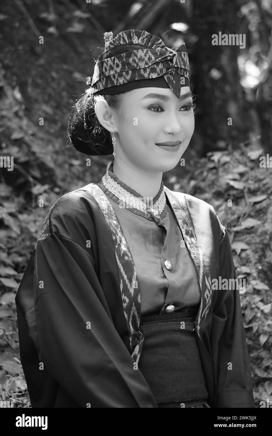 The performer pecut samandiman with batik cloth. The art of the ...