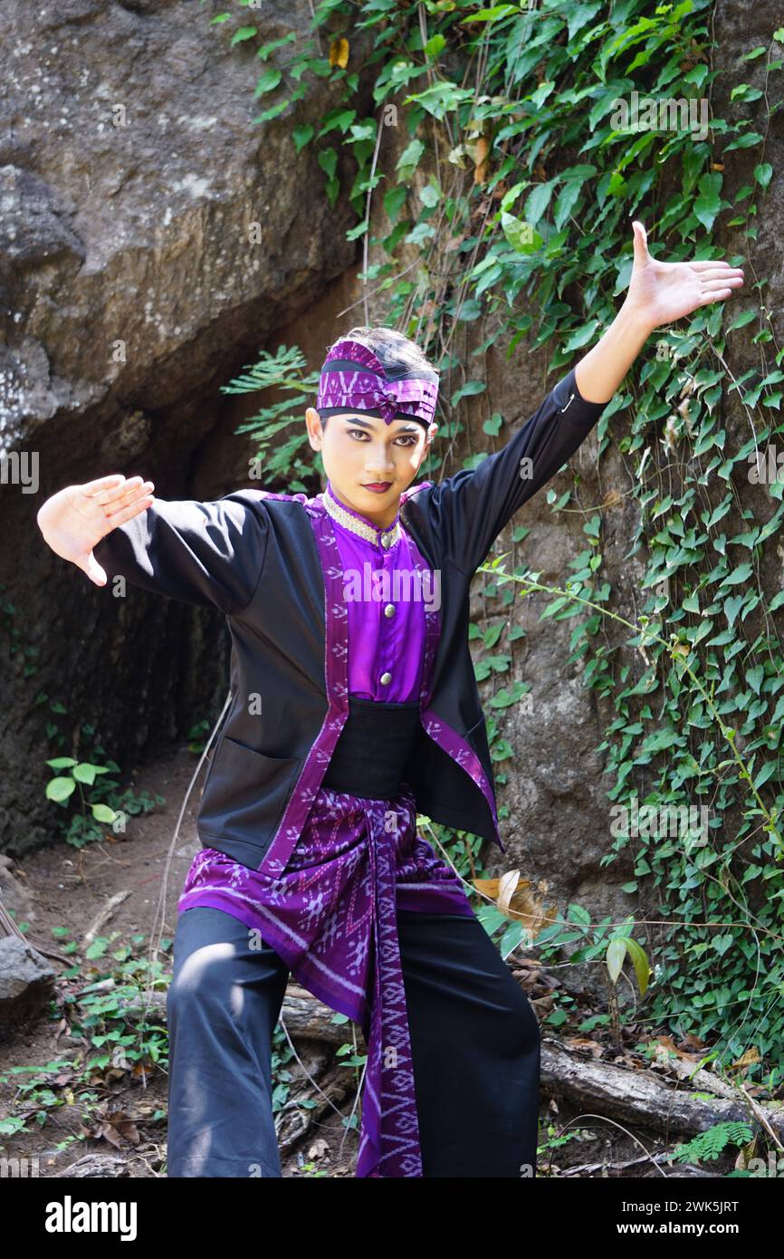 The performer pecut samandiman with batik cloth. The art of the ...