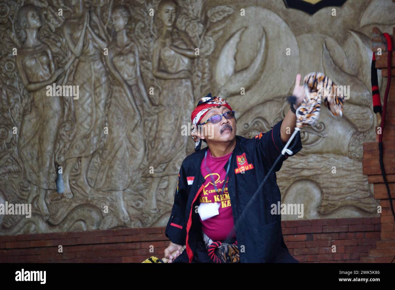 The performer pecut samandiman with batik cloth. The art of the ...