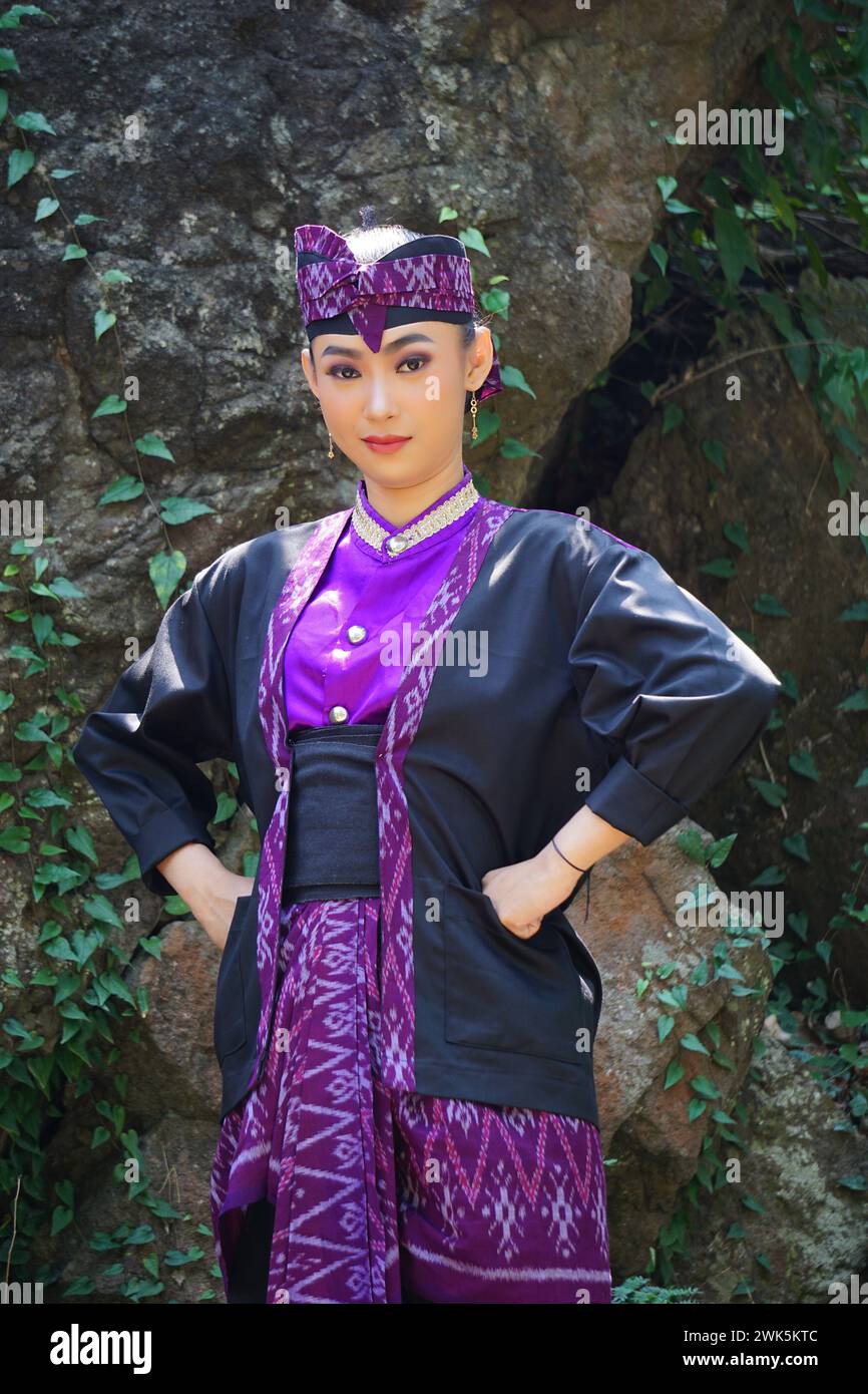 The performer pecut samandiman with batik cloth. The art of the ...