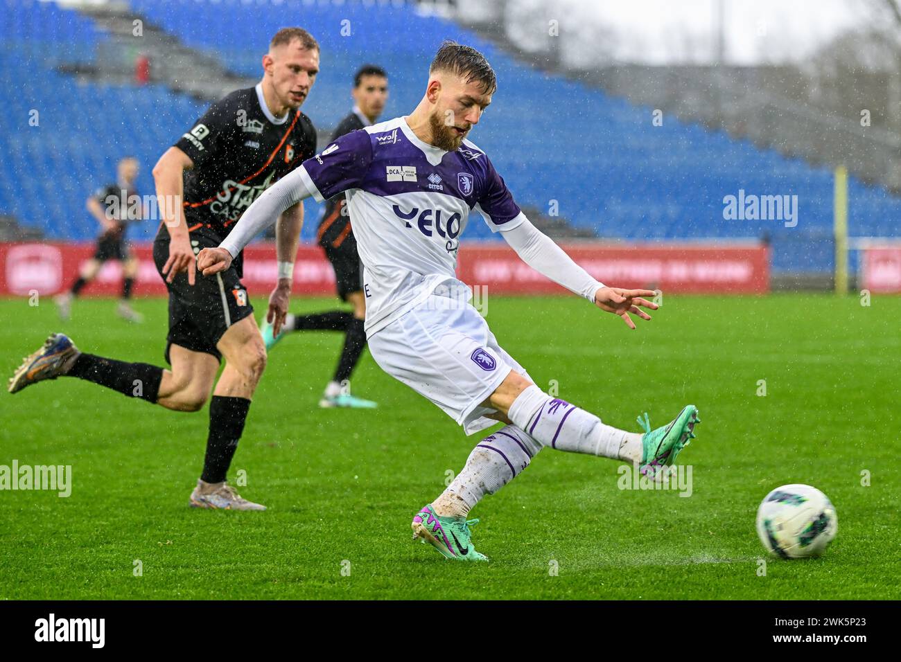 Deinze, Belgium. 18th Feb, 2024. Tom De Reyners (7) of Beerschot ...