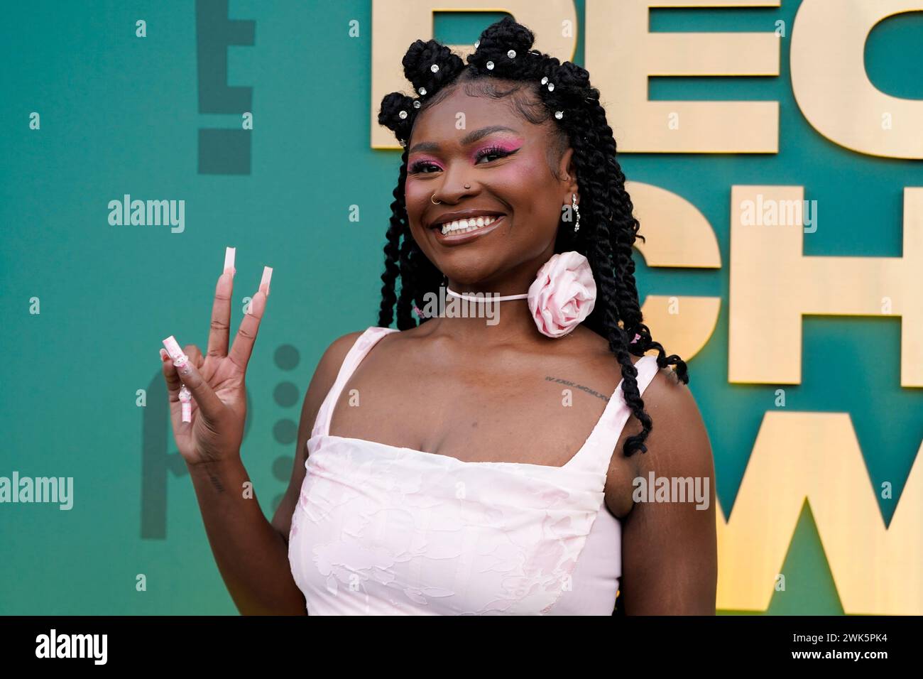 Fannita Leggett arrives at the People's Choice Awards on Sunday, Feb ...
