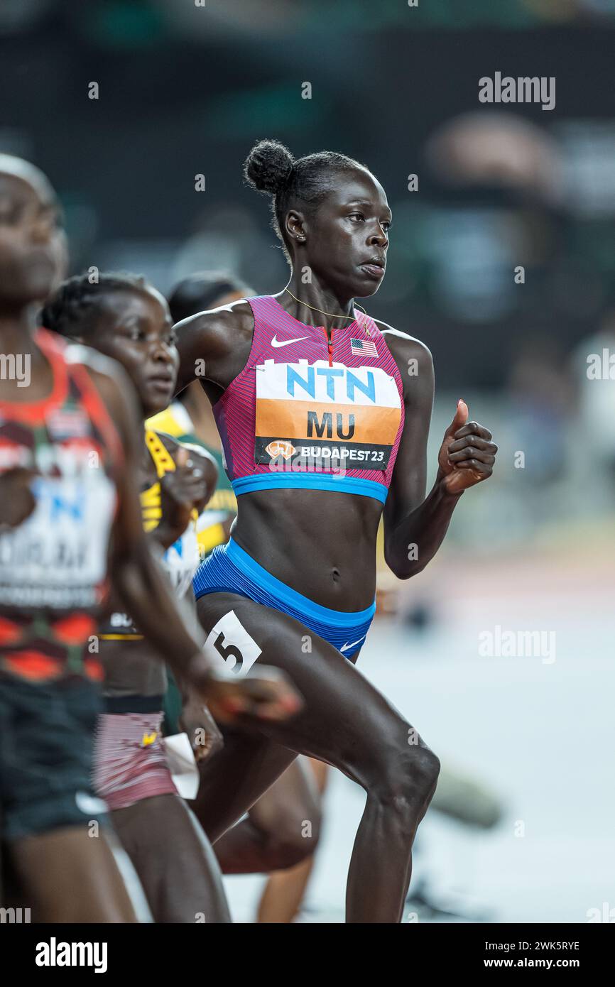 Athing MU participating in the 800 meters at the World Athletics ...