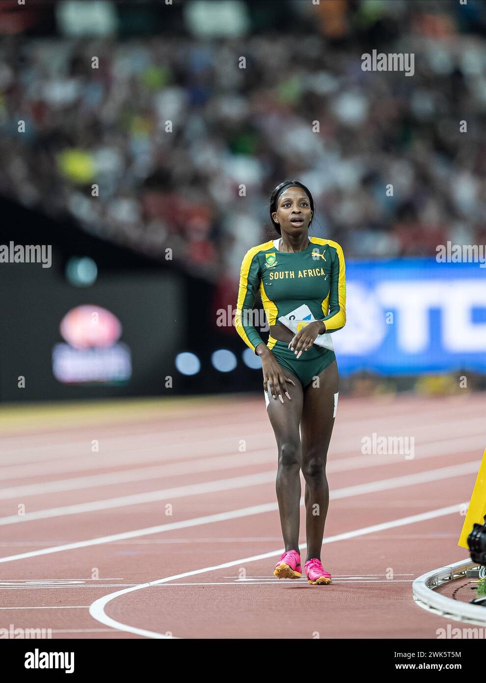 Prudence SEKGODISO participating in the 800 meters hurdles at the World ...